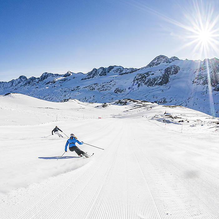 Glacier ski area Val Senales: one of the best places to ski in Italy